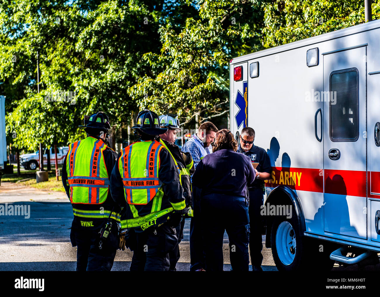 FORT BELVOIR, VA.-- (September 8, 2017)--Military and civilian team ...