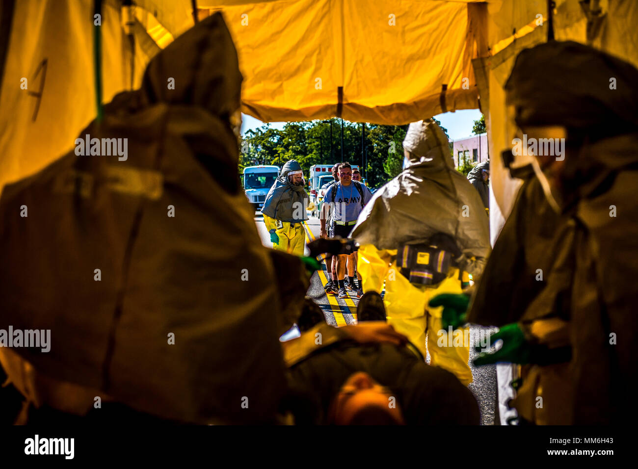 FORT BELVOIR, VA.-- (September 8, 2017)--Military and civilian team ...