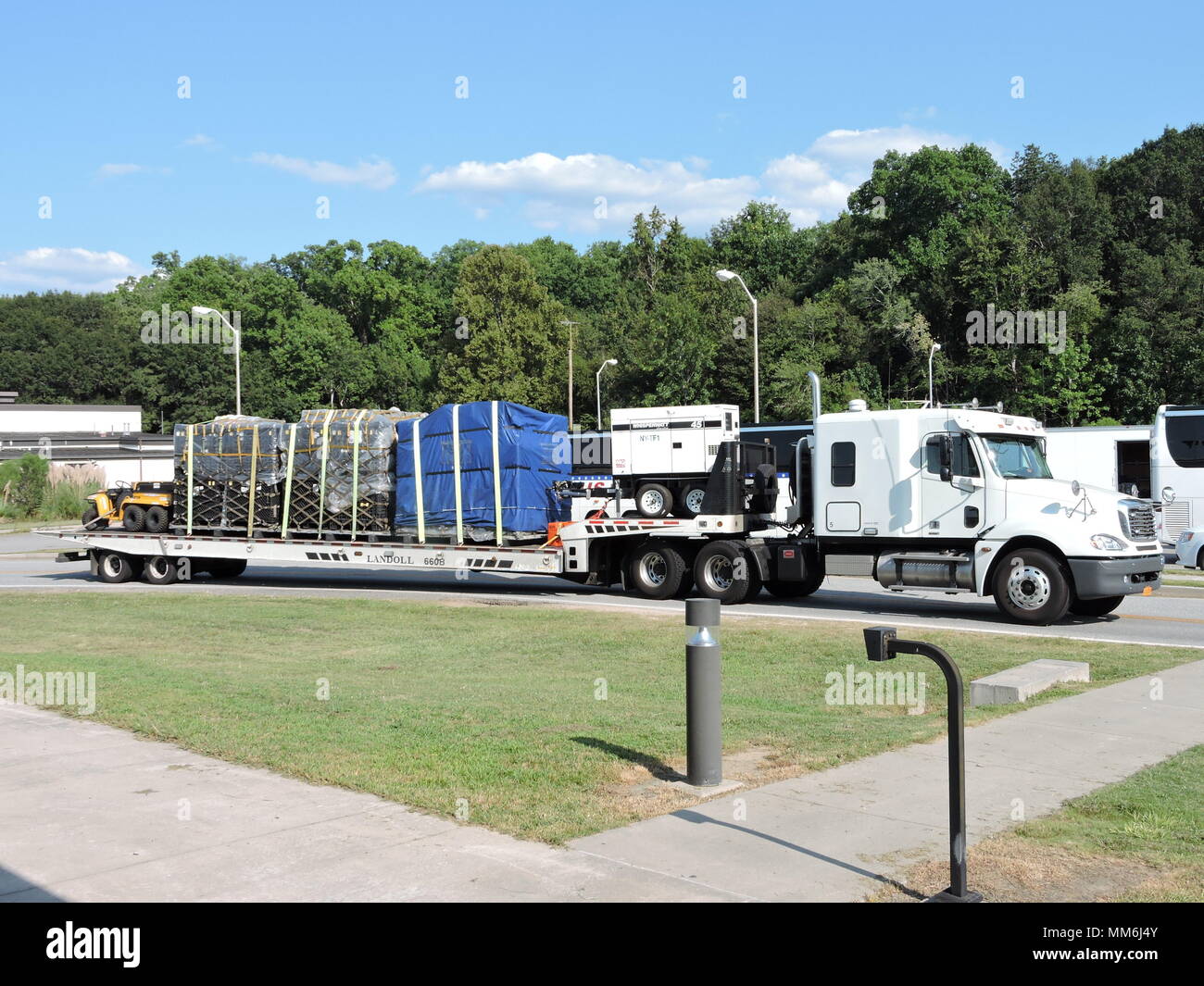 FEMA urban search and rescue task force teams from New York, Virginia ...