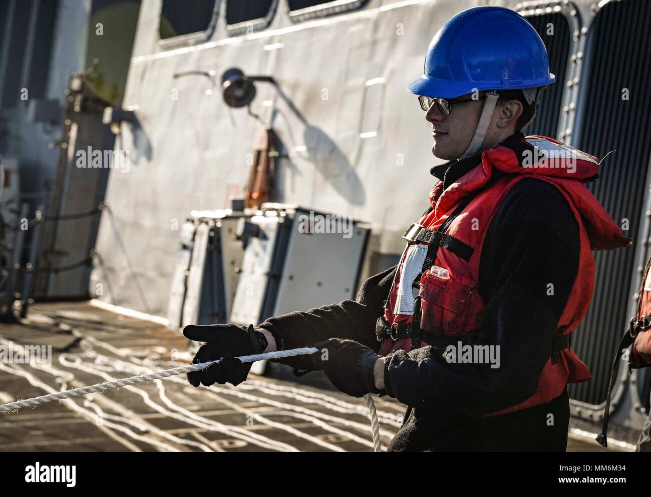 170909-N-UY653-308 ARCTIC CIRCLE (Sept. 9, 2017) Cryptologic Technician ...