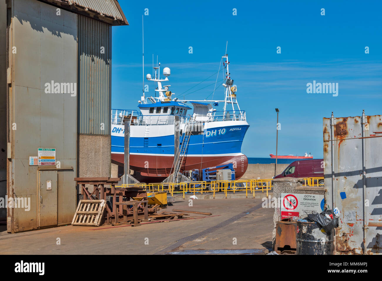 MACDUFF ABERDEENSHIRE SCOTLAND SHIPYARD OR BOATYARD CONSTRUCTION OF A ...