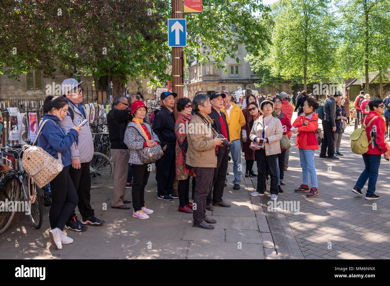 Chinese tourists cambridge hi-res stock photography and images - Alamy