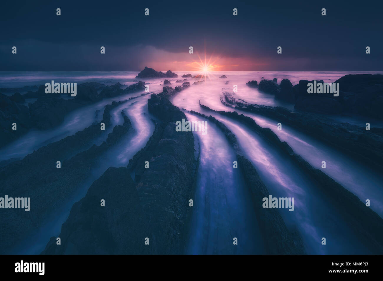 Flysch rocks in barrika beach hi-res stock photography and images - Alamy