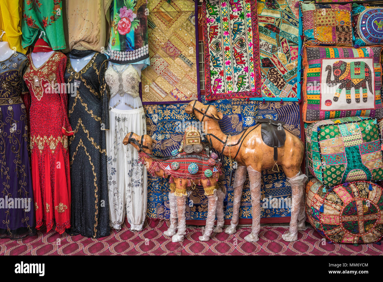 Cushions for sale hi-res stock photography and images - Alamy