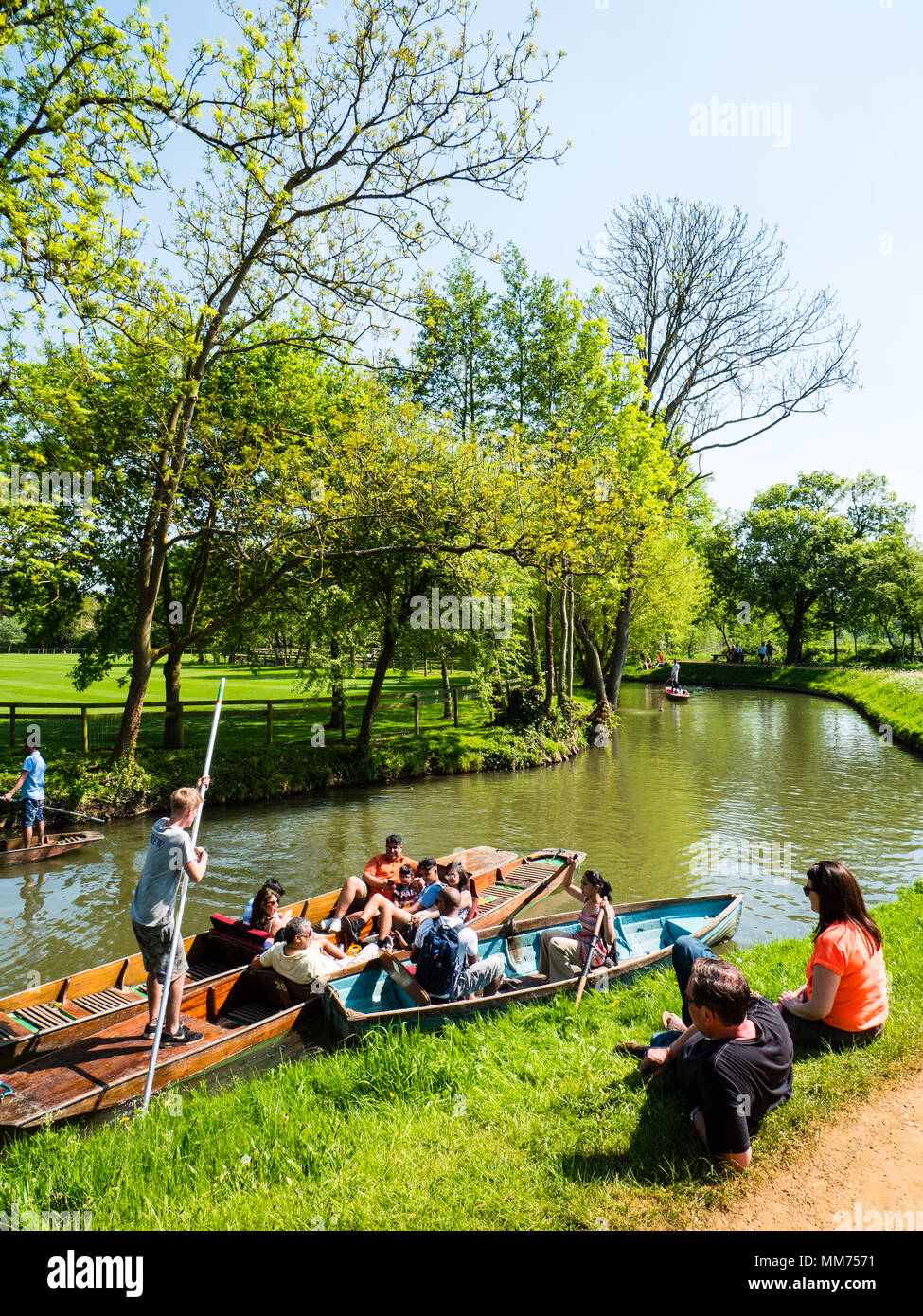 Punting on cherwell river hi-res stock photography and images - Alamy