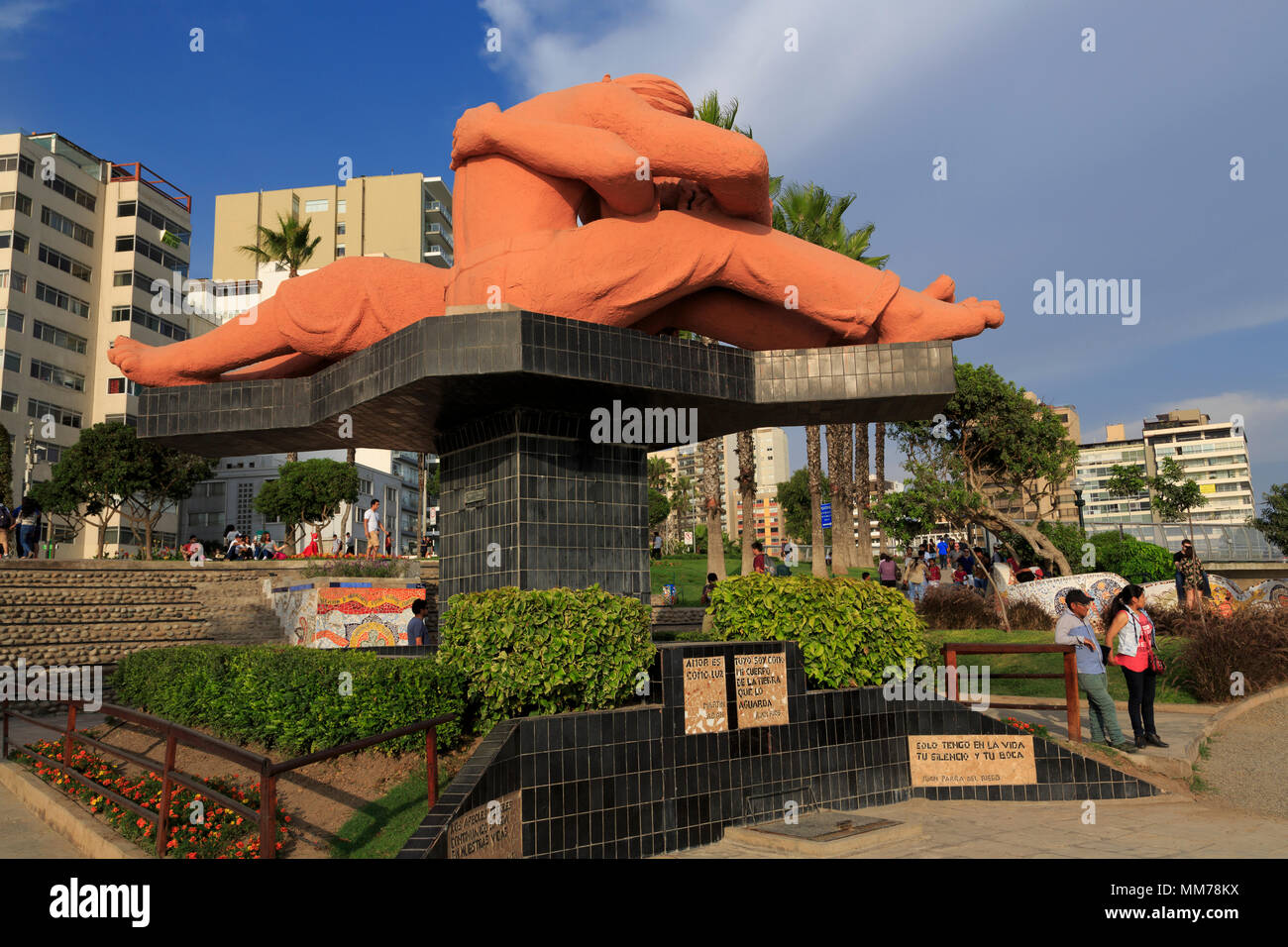 El Beso Sculpture, Parque de Amor, Miraflores District, Lima, Peru ...