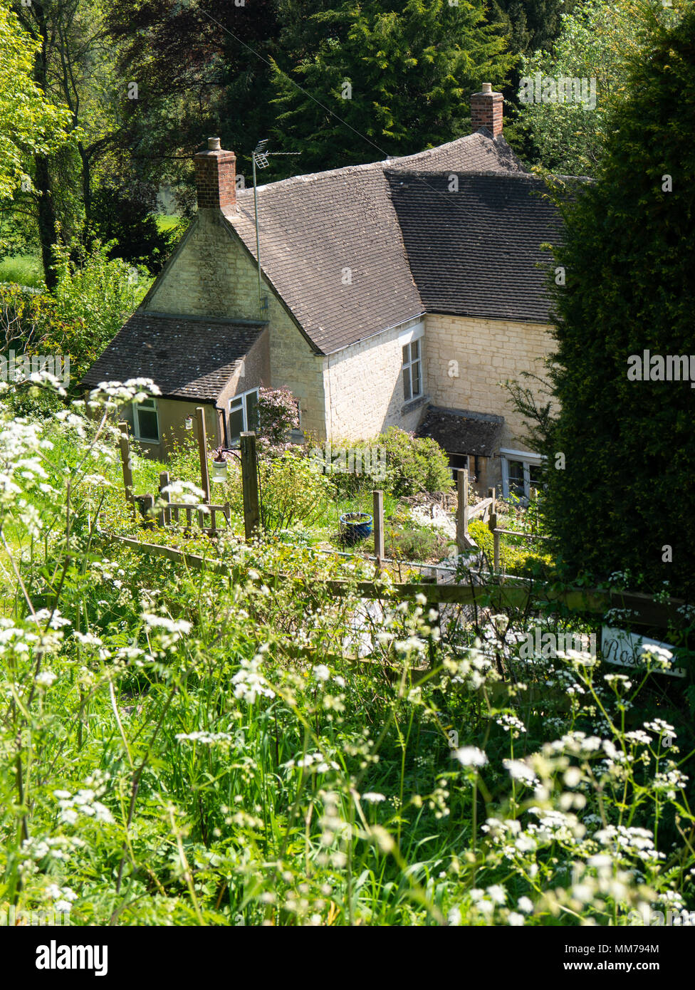 Rosebank cottage slad gloucestershire house hi-res stock photography ...