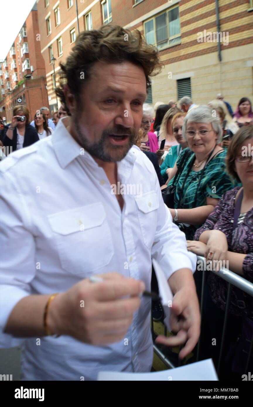 Michael ball singer hi-res stock photography and images - Alamy