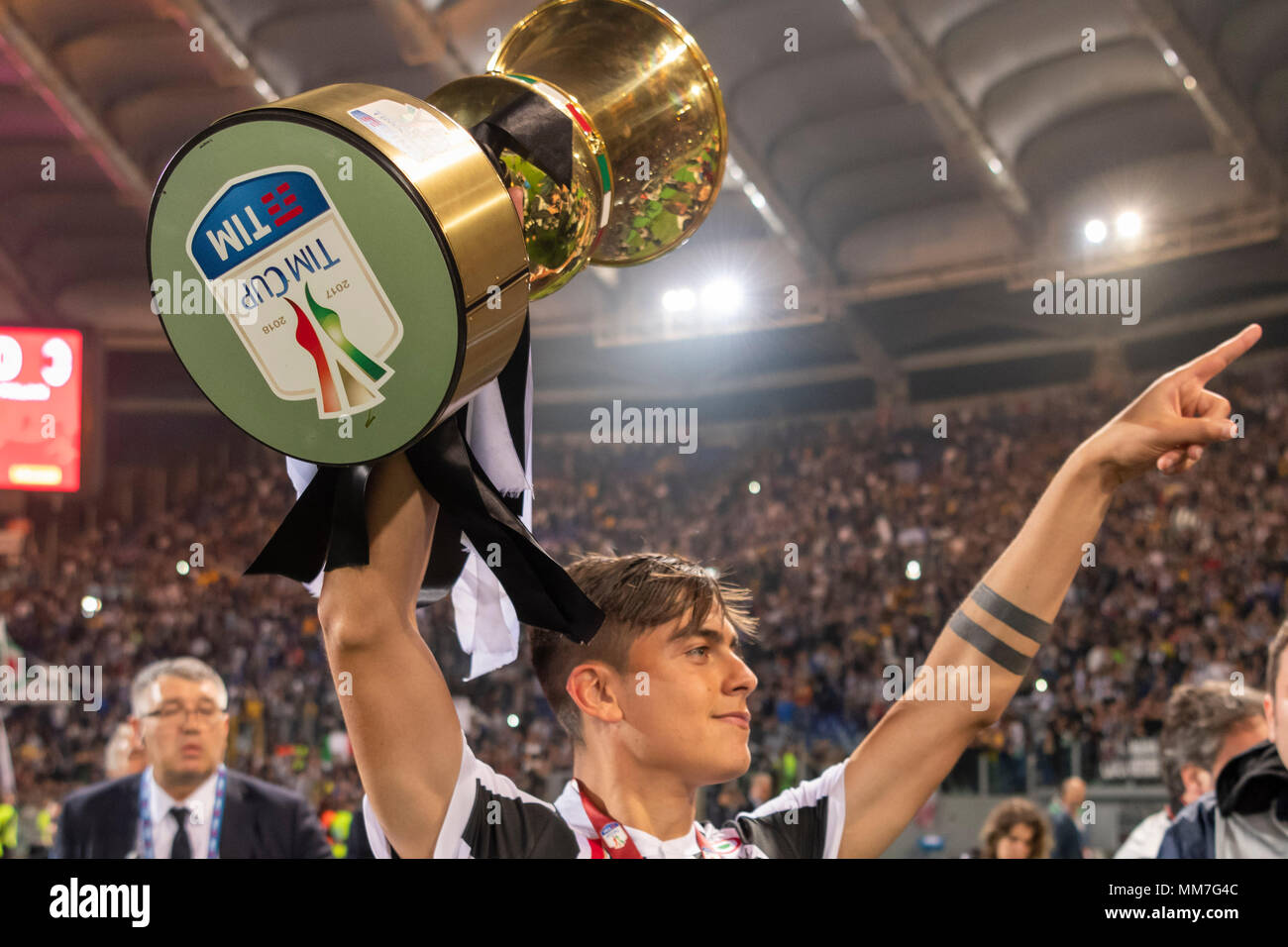Dybala trophy hi-res stock photography and images - Alamy