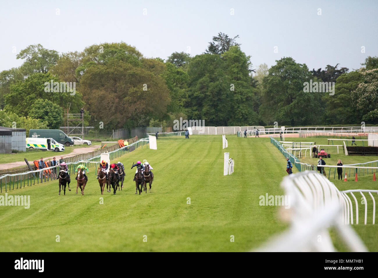 Fontwell park races hi-res stock photography and images - Alamy