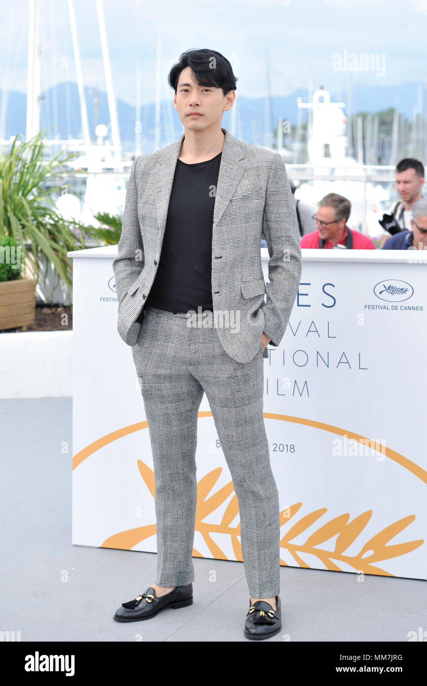 (180510) -- CANNES, May 10, 2018 (Xinhua) -- German actor Teo Yoo of ...
