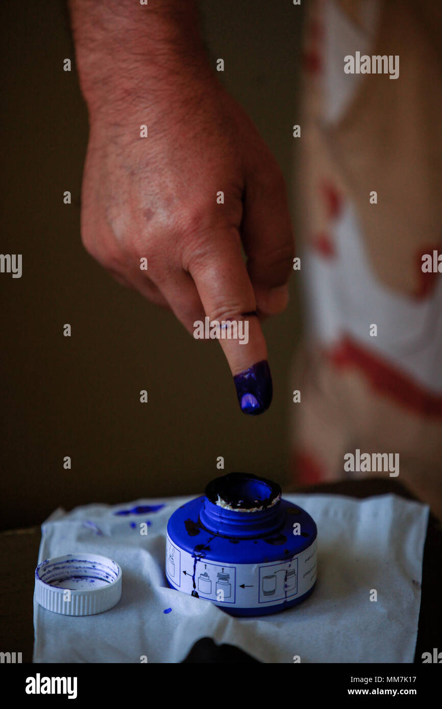 Ink Finger Voting Stock Photos & Ink Finger Voting Stock Images - Alamy