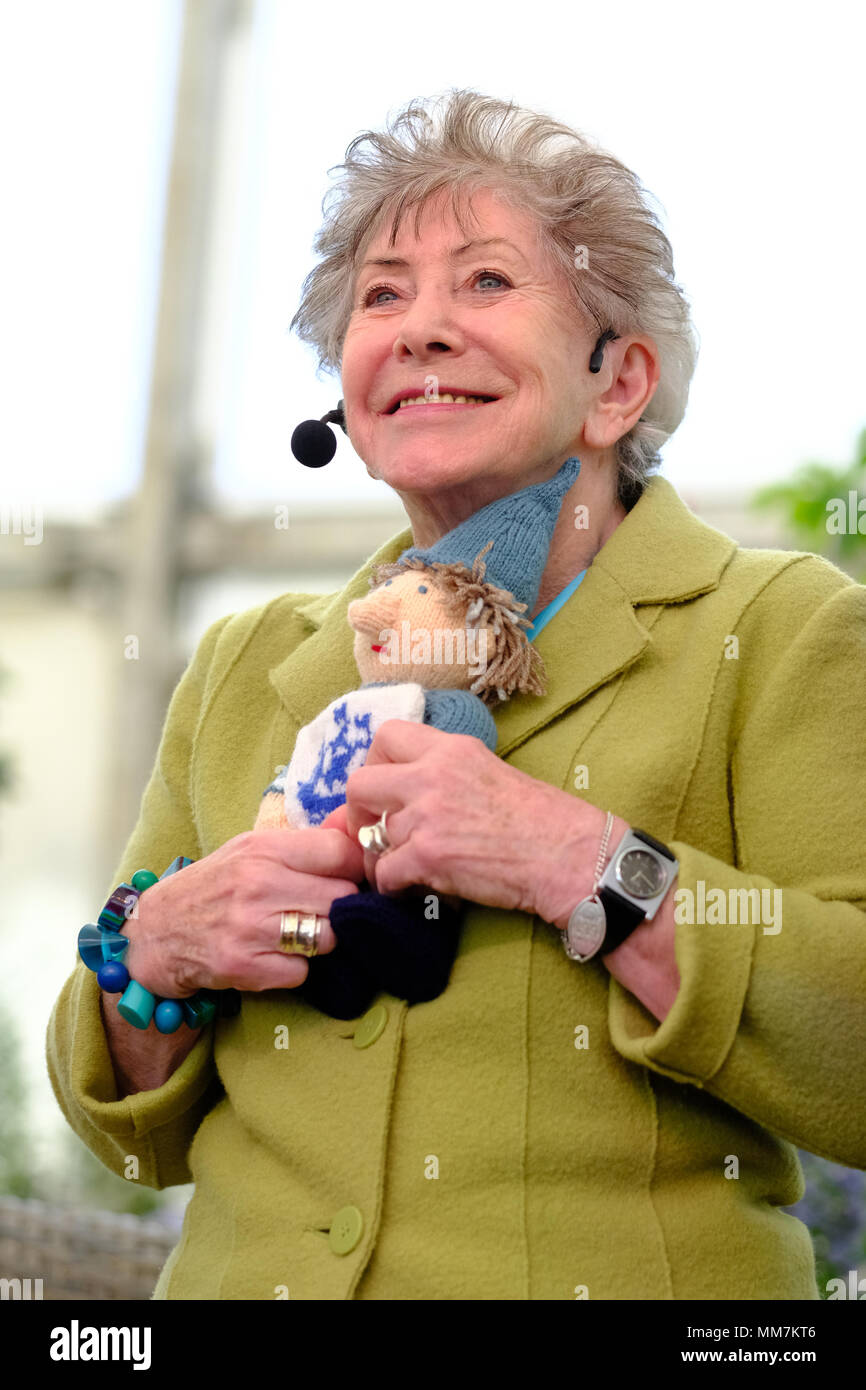 Valerie singleton hi-res stock photography and images - Alamy