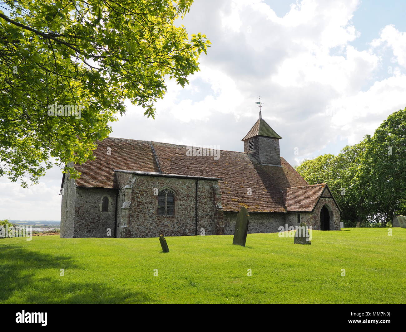 Harty, Kent, UK. 10th May, 2018. UK Weather: a sunny afternoon in Harty ...