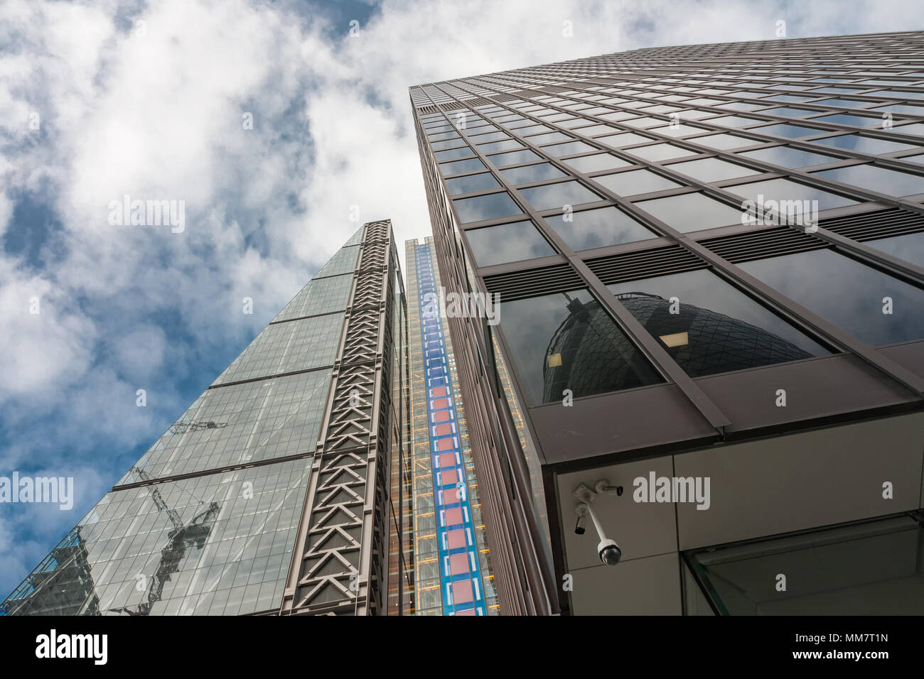 The Leadenhall building, St Helens skyscraper and reflection of 30 St ...