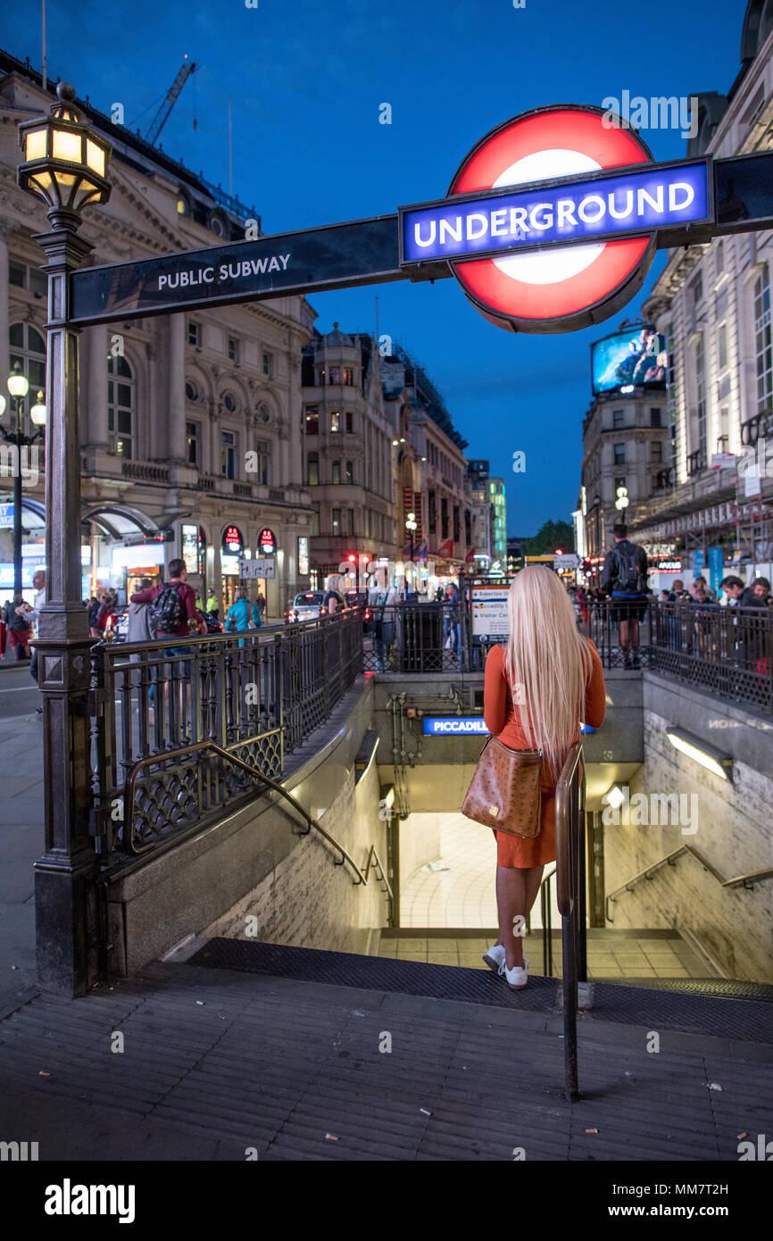 Piccadilly circus underground station hi-res stock photography and images - Alamy