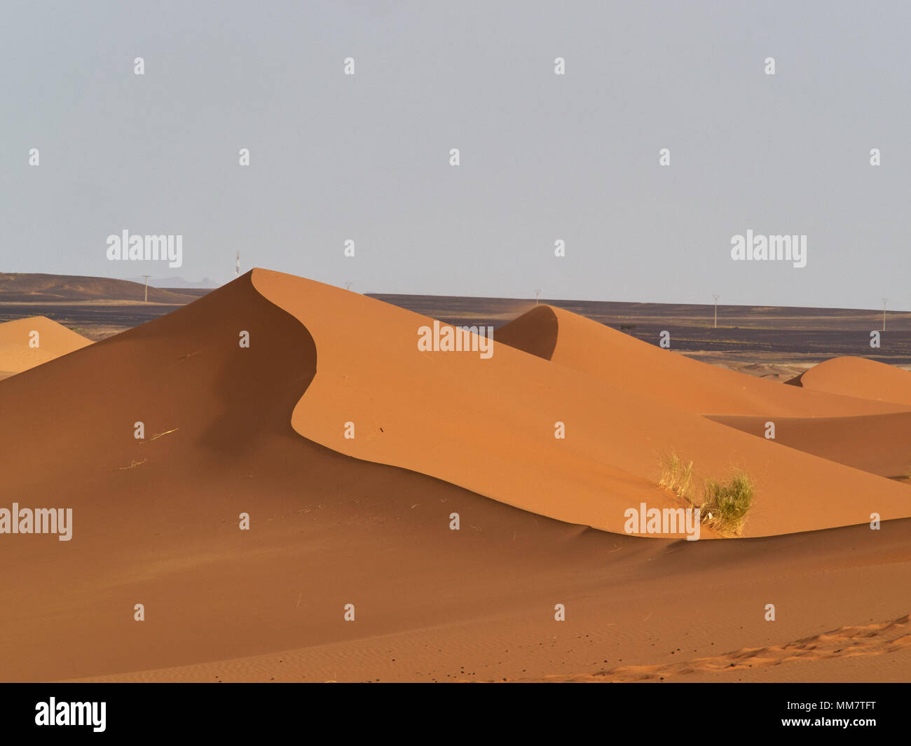 Seif dunes hi-res stock photography and images - Alamy