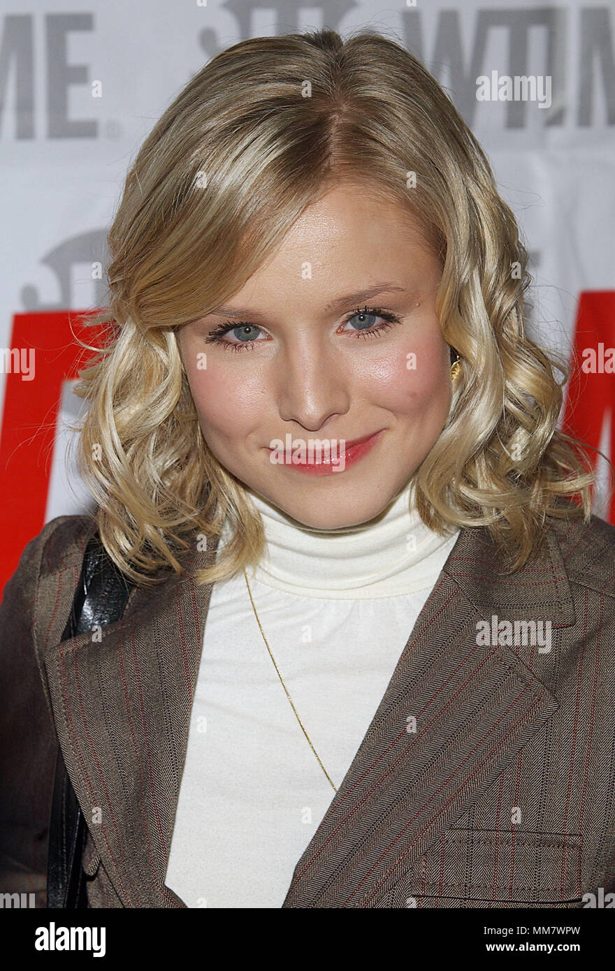 Kristen Bell arriving at the Showtime Star-Studded tca Press Tour stage ...