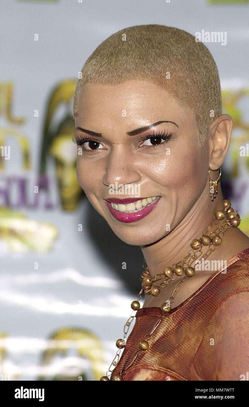 Eartha backstage at the 7th Annual Soul Train, Lady of Soul Awards at ...