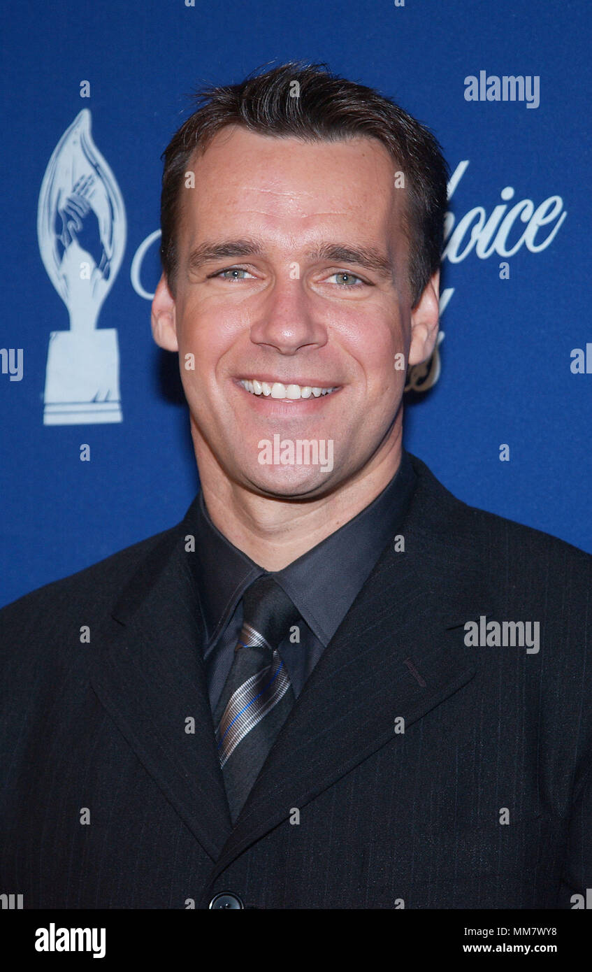 David james Elliott - JAG - was presenting the nominees for the 28th ...
