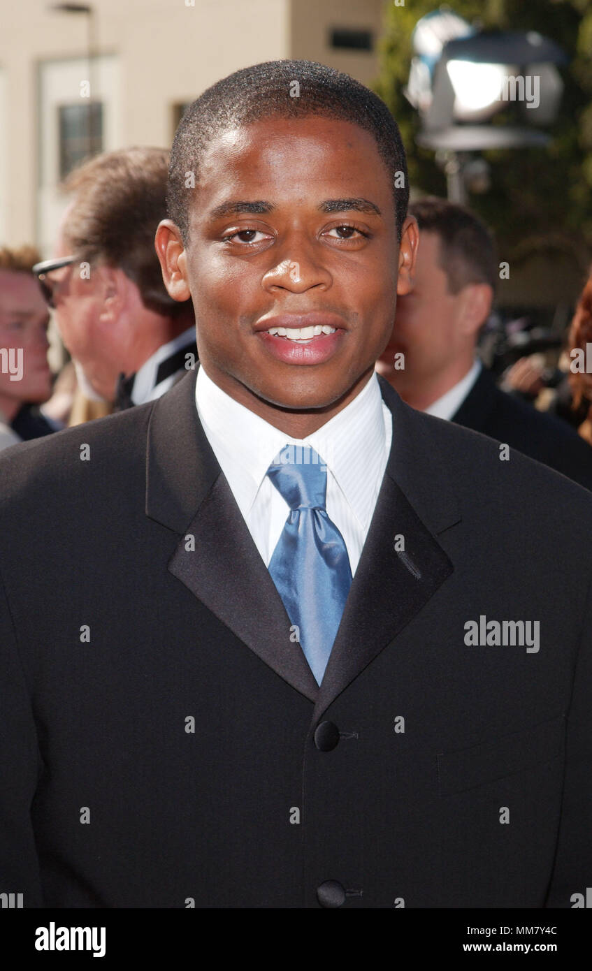 Dule Hill of "The West Wing" arrives at the 2001 Creative Arts Emmy ...