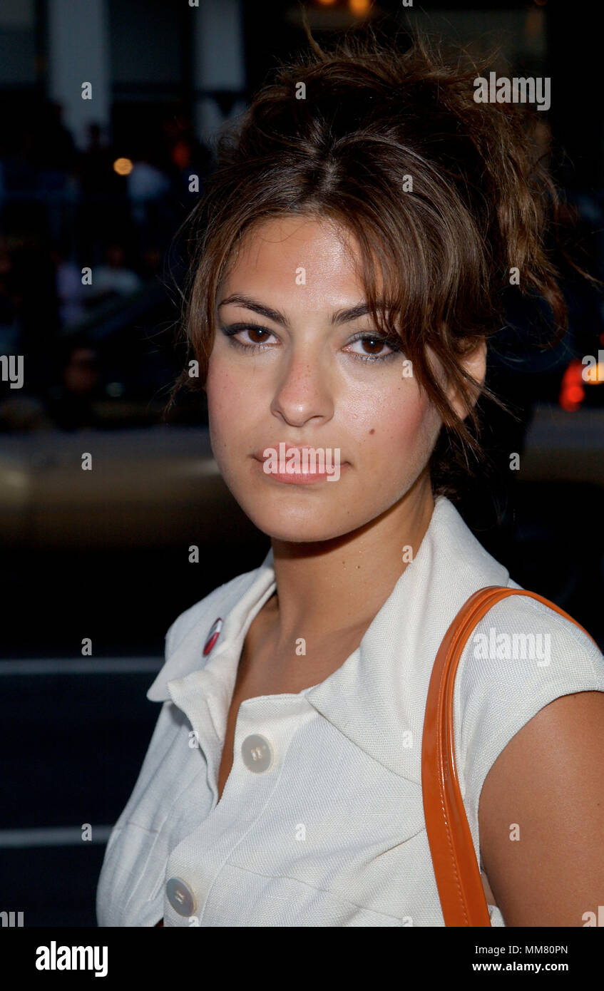 Lisa Mendel arrives for "The Others" premiere held at the DGA Theatre ...