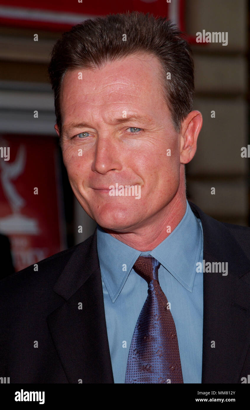 Actor Robert Patrick arrives at the 2001 Creative Arts Emmy Awards held ...