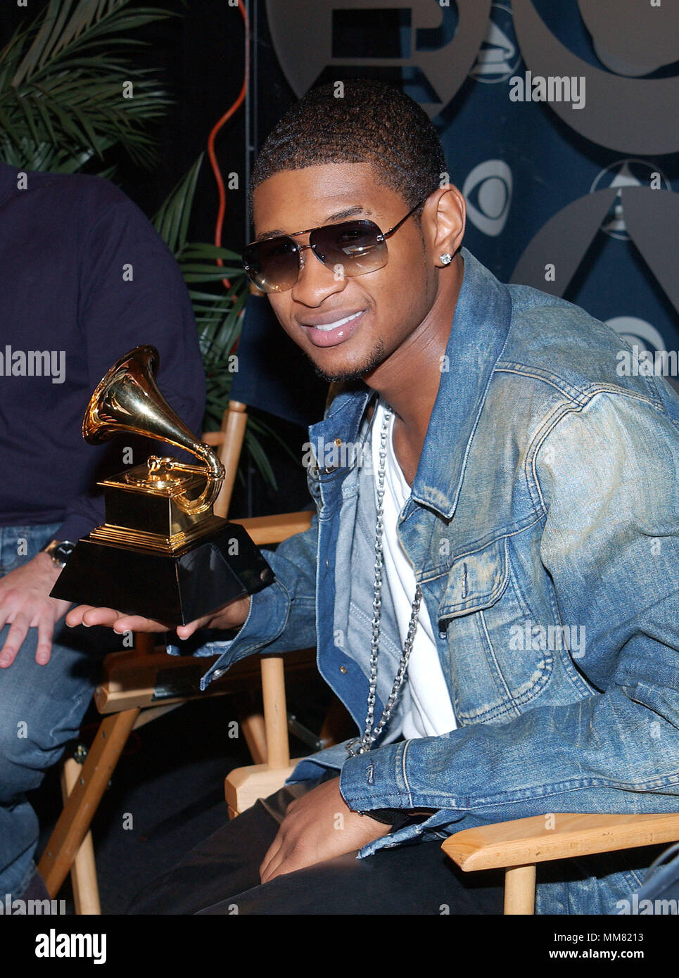 Usher 2001 hi-res stock photography and images - Alamy