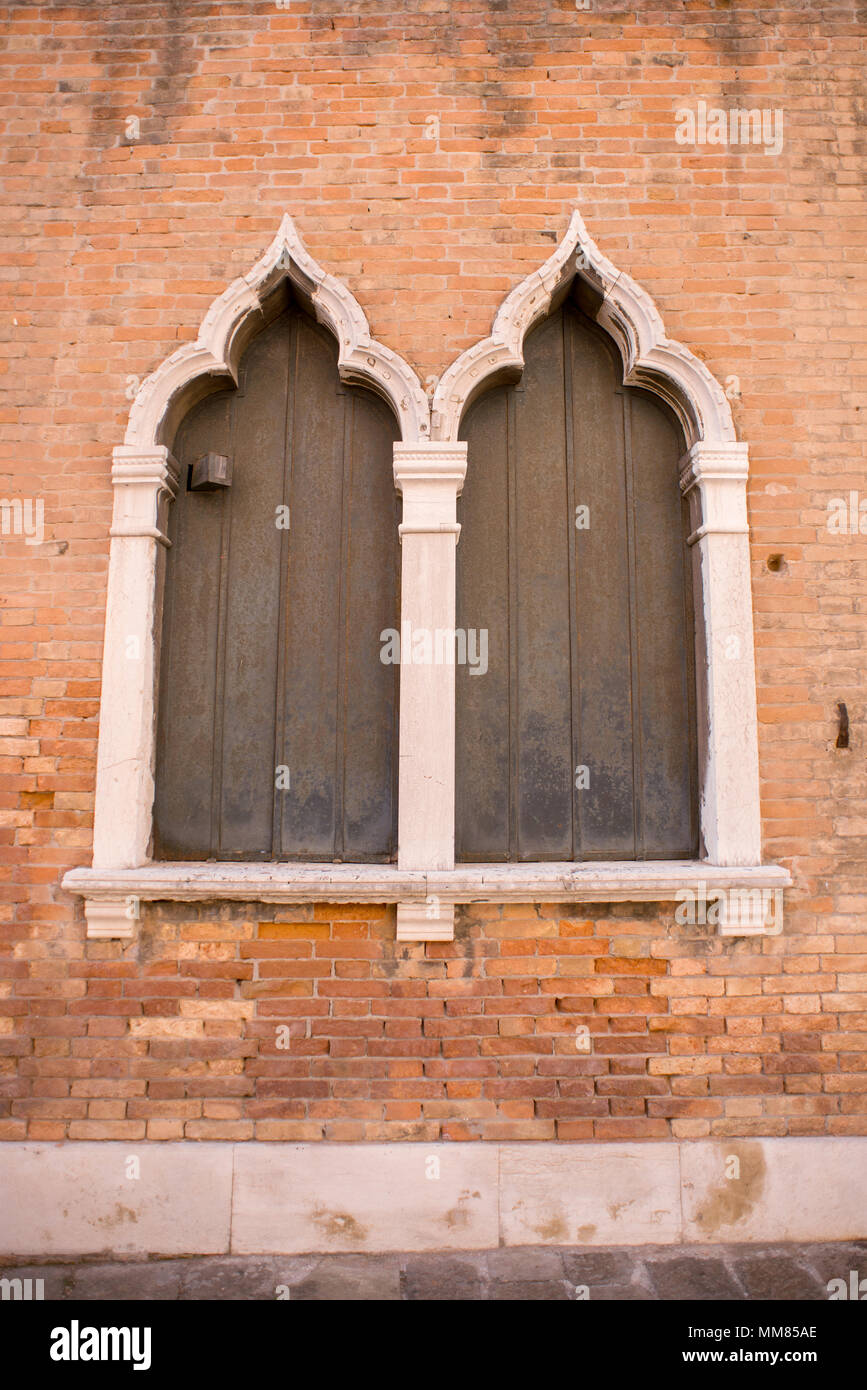 Traditional ancient gothic style window in Venice, Italy Stock Photo ...