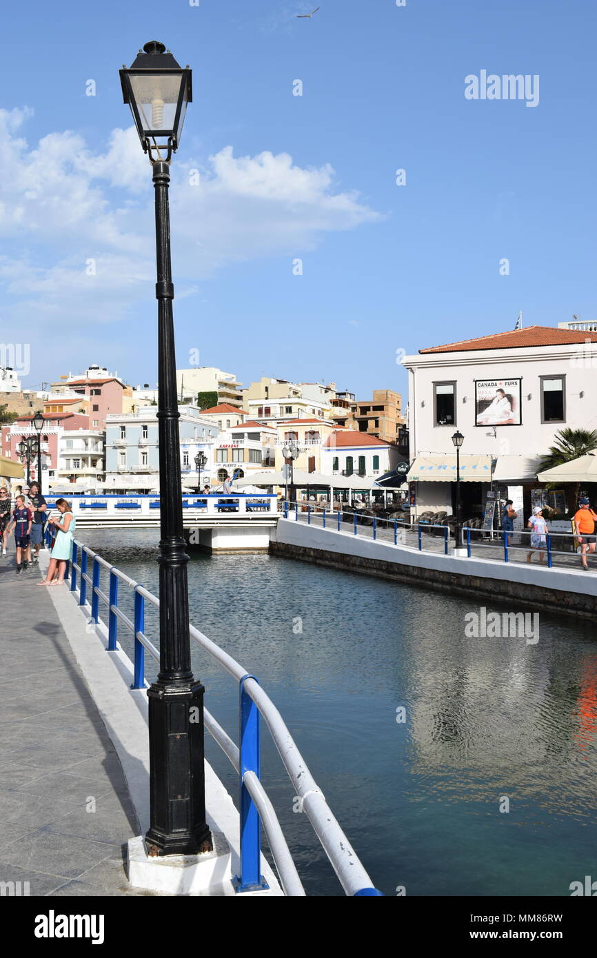 Lake of Agios Nikolaos - Creta Stock Photo - Alamy