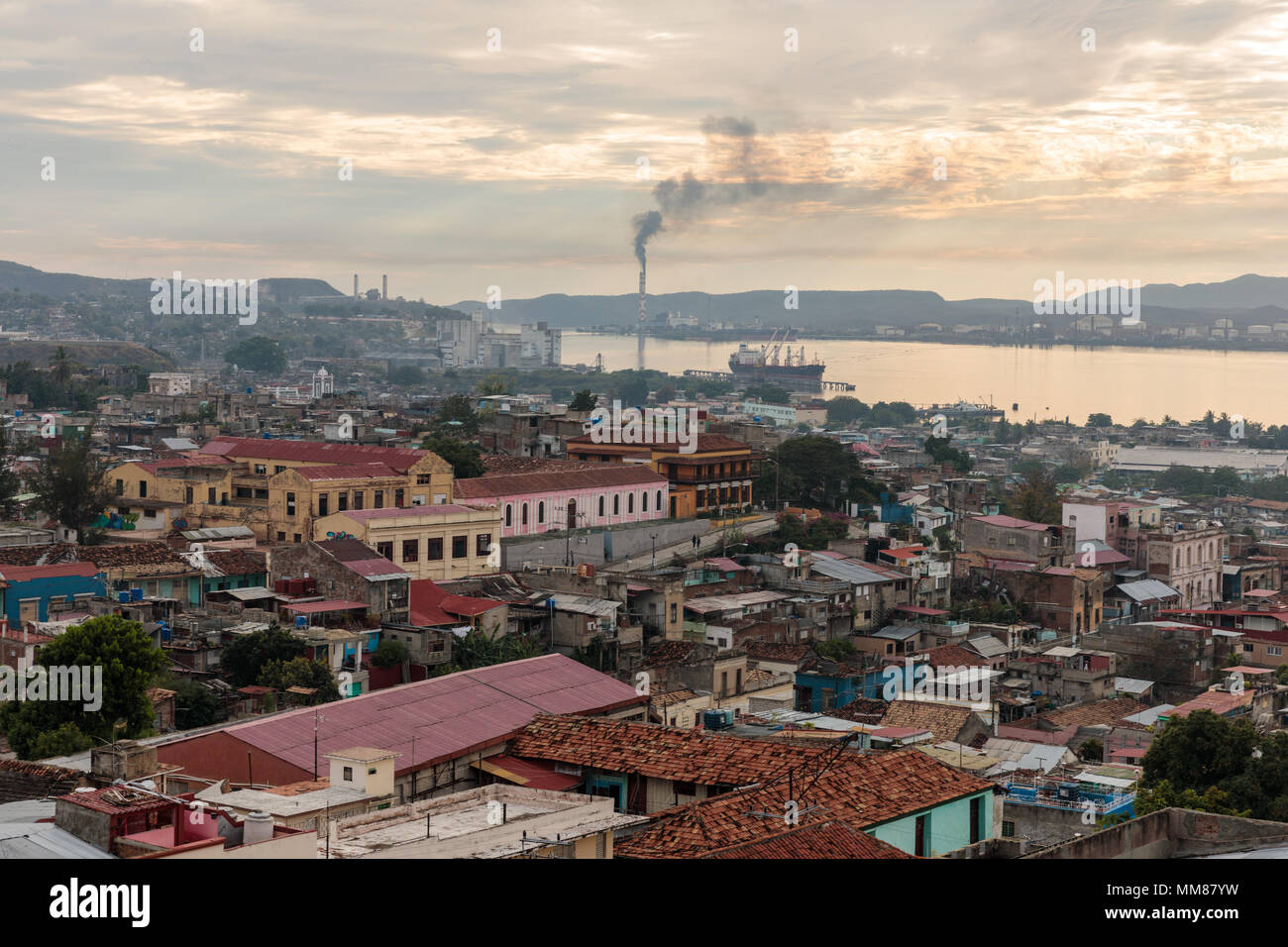 Cuban slum hi-res stock photography and images - Alamy