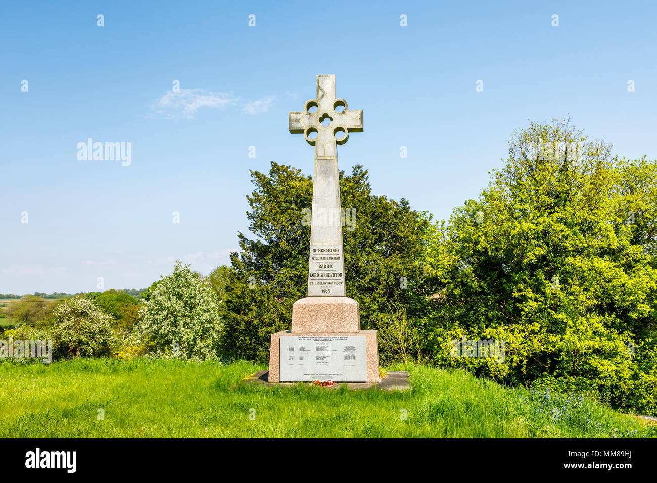 Small village war memorial hi-res stock photography and images - Alamy