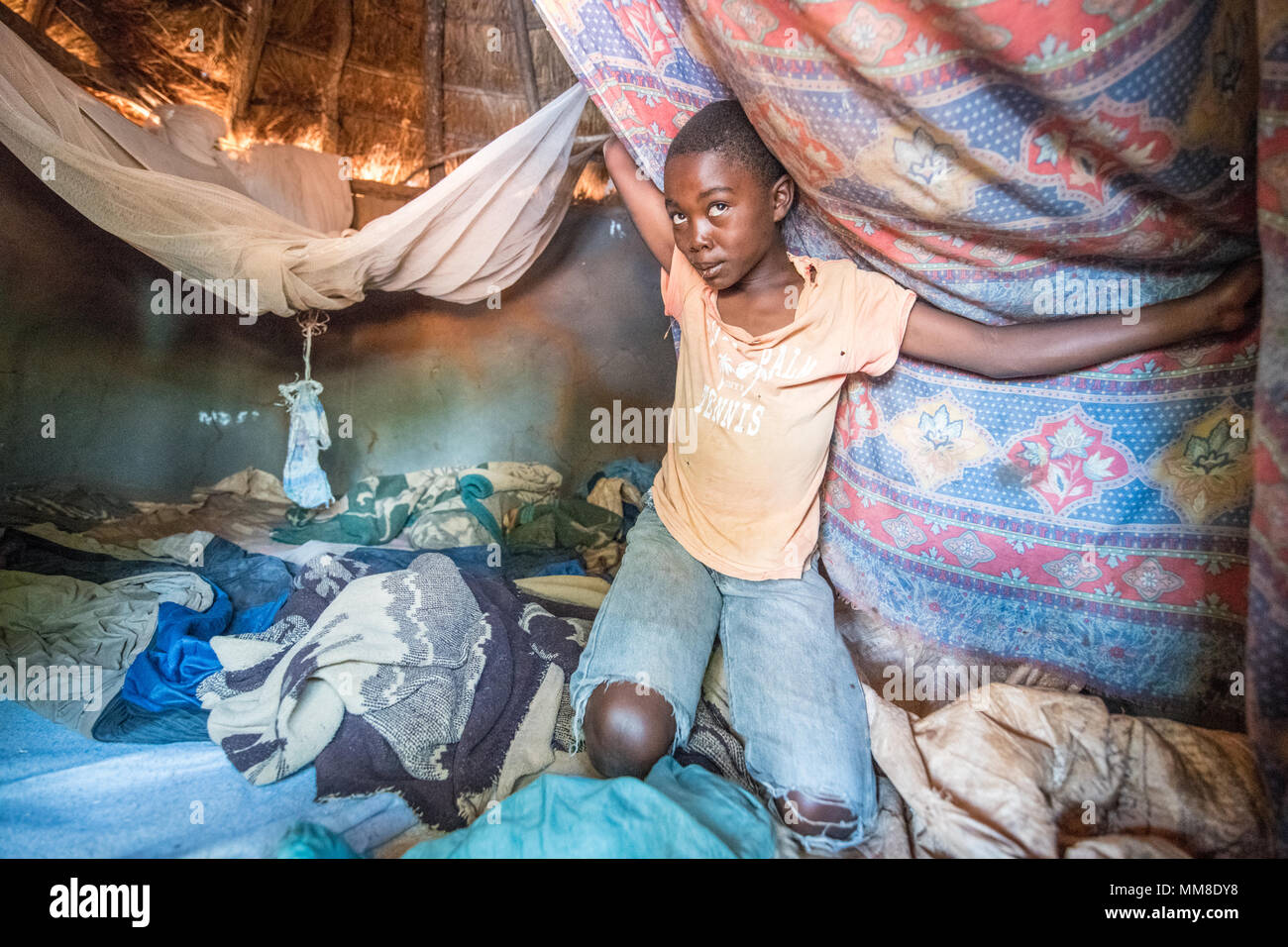 Mud hut inside hi-res stock photography and images - Alamy