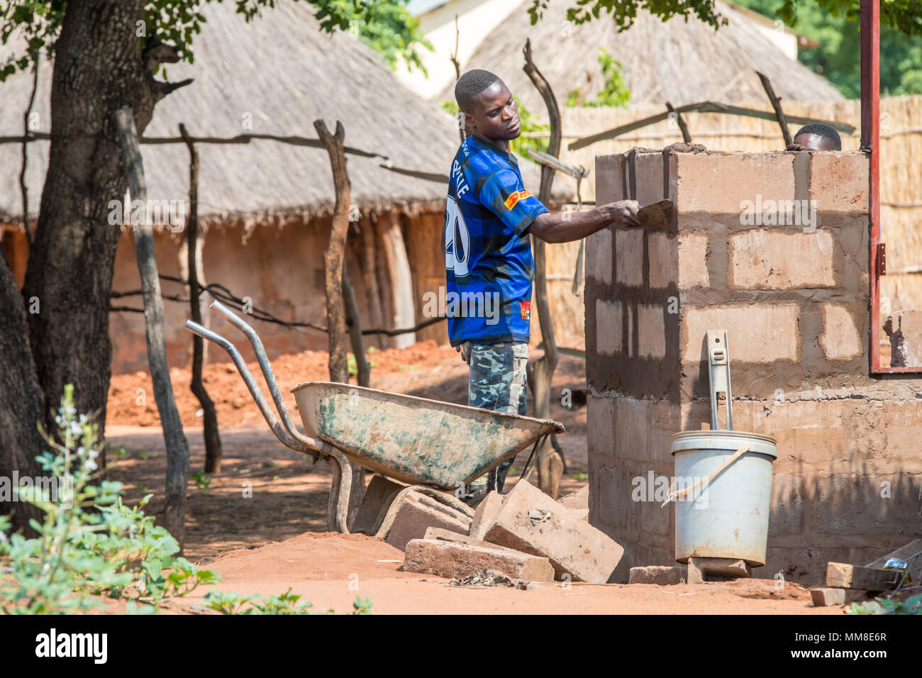 Man constructing hi-res stock photography and images - Alamy