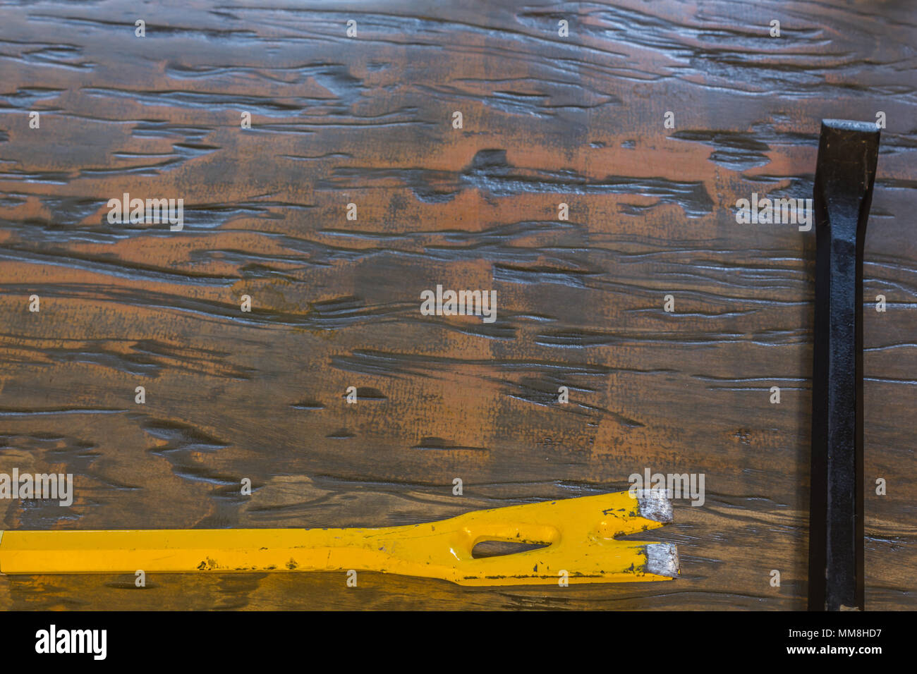 Crowbars hi-res stock photography and images - Alamy