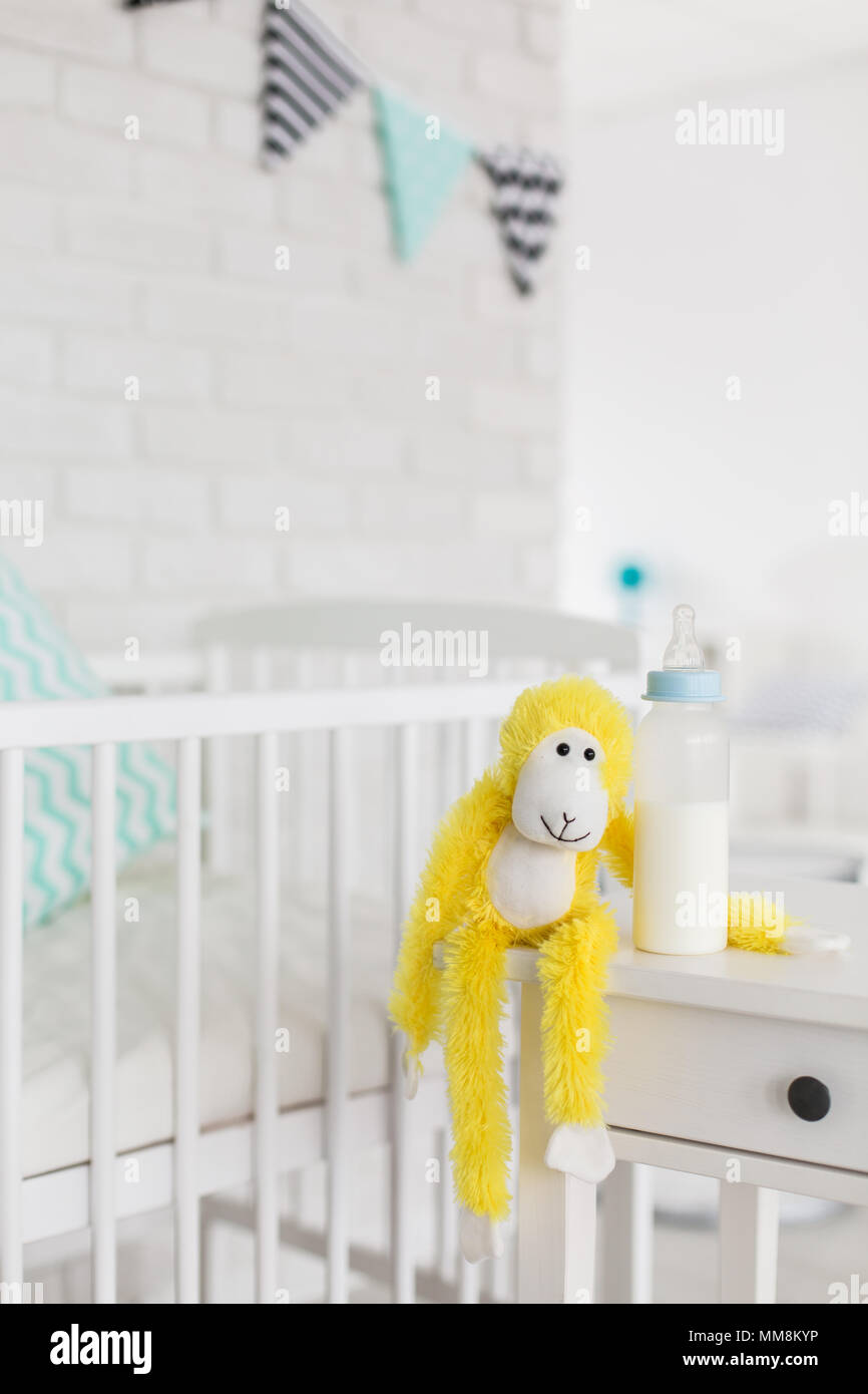 Monkey cot hi-res stock photography and images - Alamy