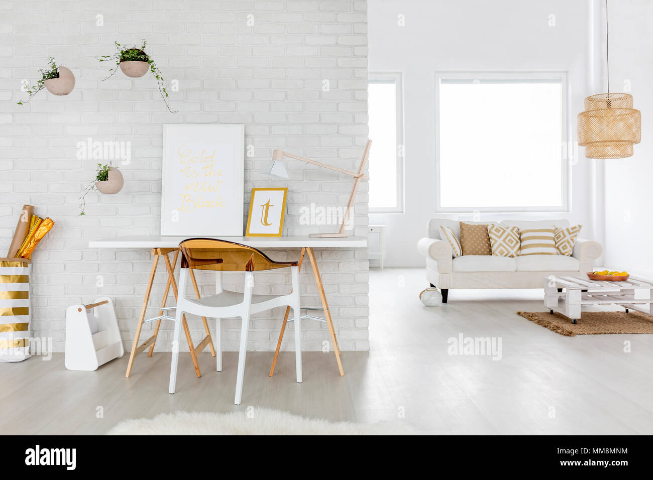 Spacious living area hi-res stock photography and images - Alamy