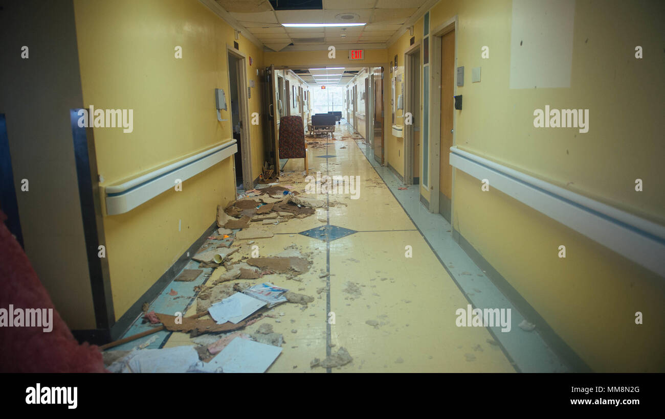 170914-N-IM651-013 ST. THOMAS, U.S. Virgin Islands (Sept. 14, 2017 ...