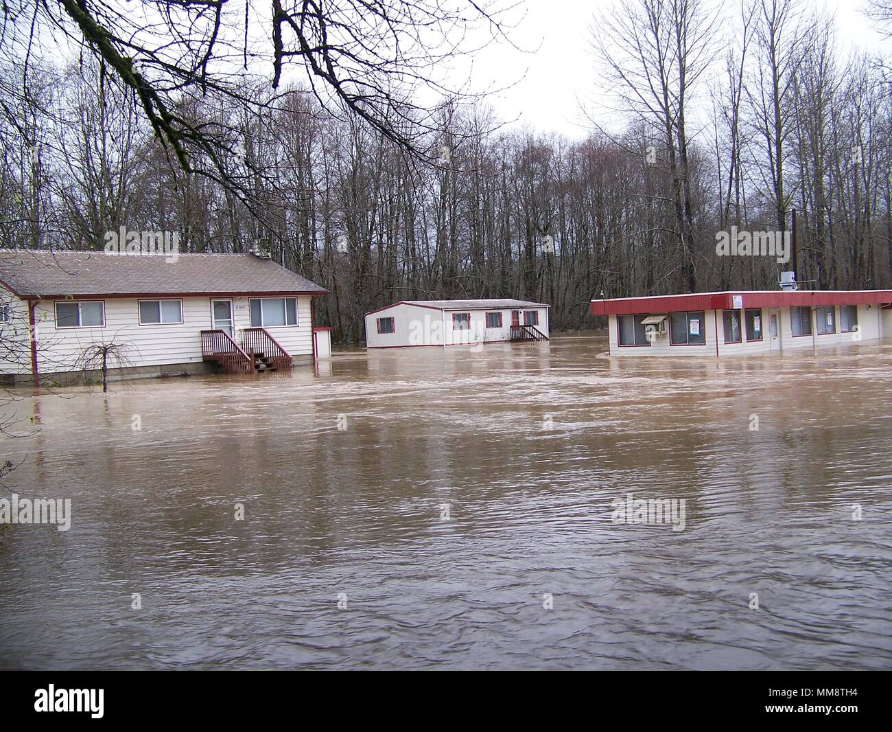 Snow rain on city streets hi-res stock photography and images - Alamy