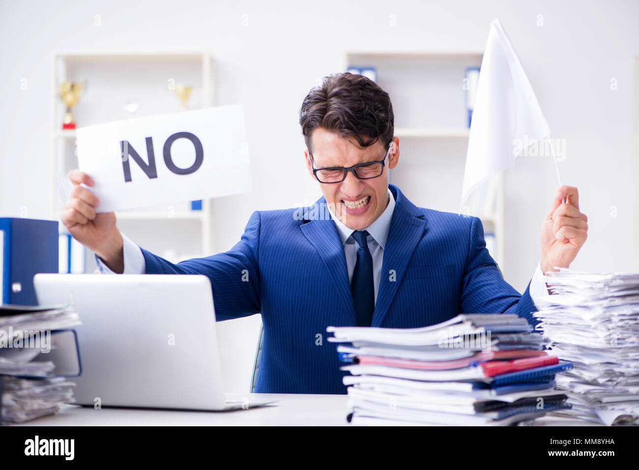 Throwing peace sign hi-res stock photography and images - Alamy