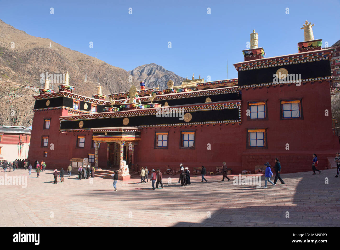 Dege, sichuan monastery hi-res stock photography and images - Alamy