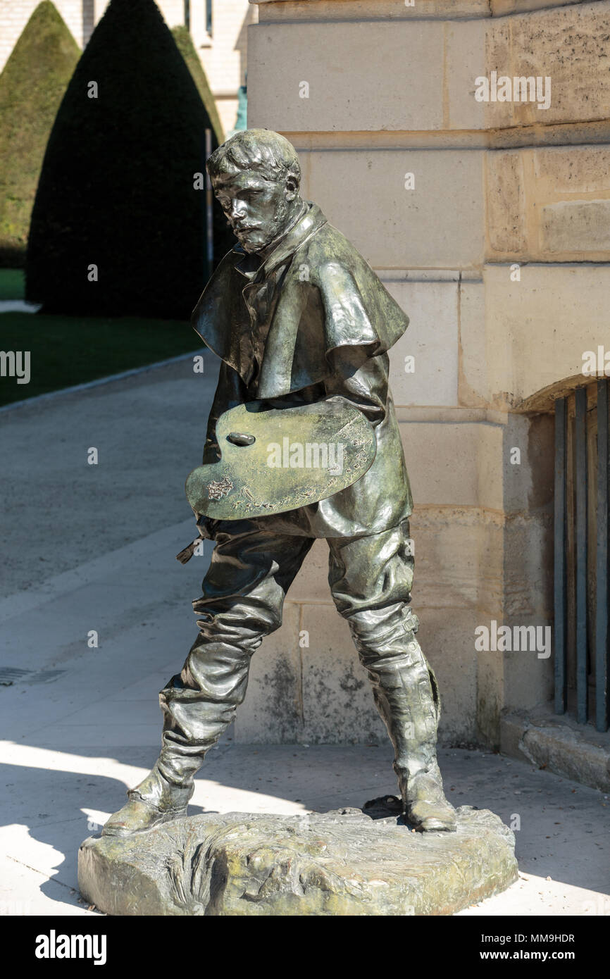 Statue in Rodin Museum in Paris Stock Photo - Alamy