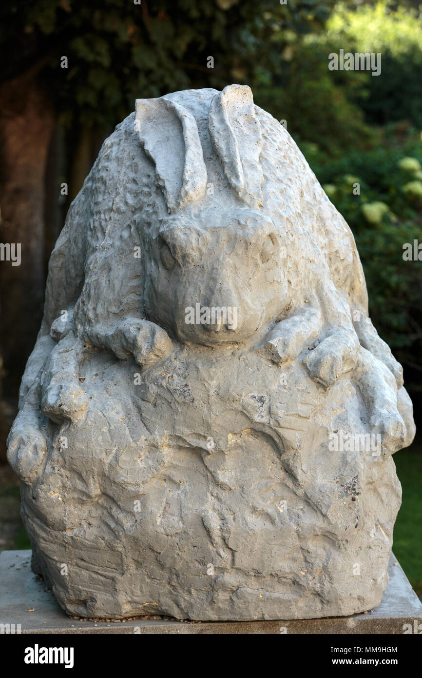 Statue in Rodin Museum in Paris Stock Photo - Alamy