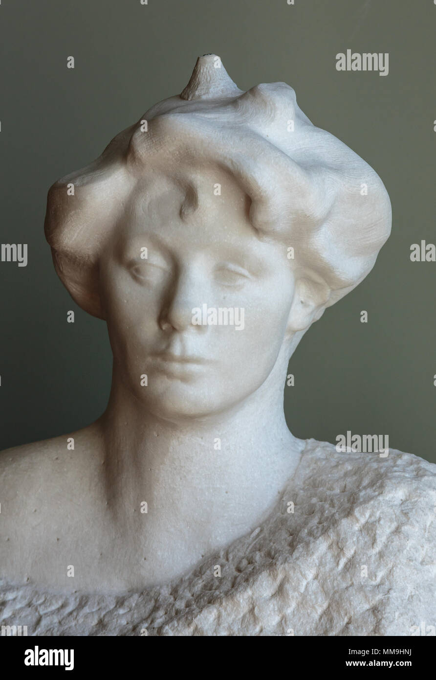 Statue in Rodin Museum in Paris Stock Photo - Alamy