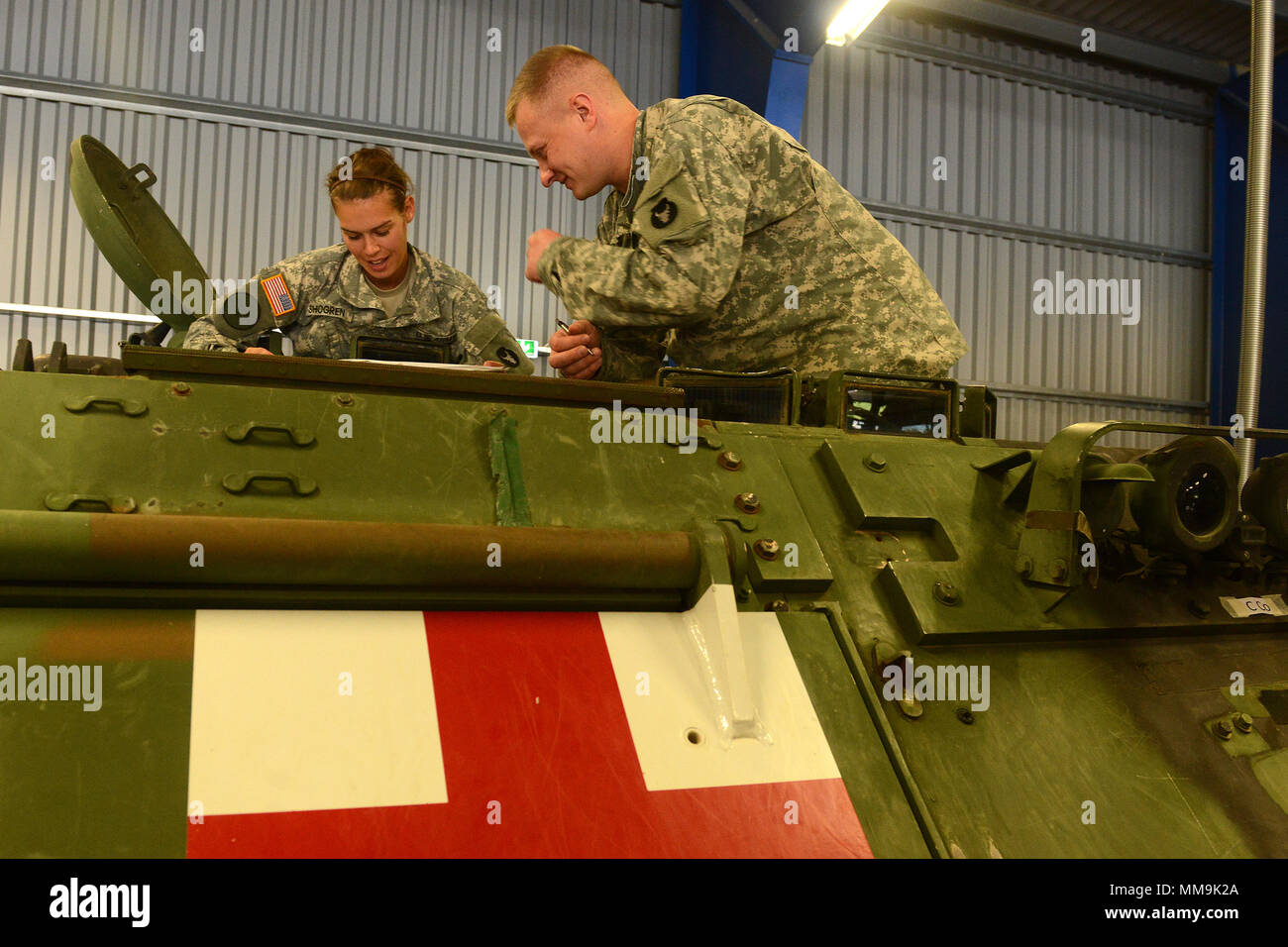 Medics with 1st Combined Arms Battalion – 194th Armor conduct ...