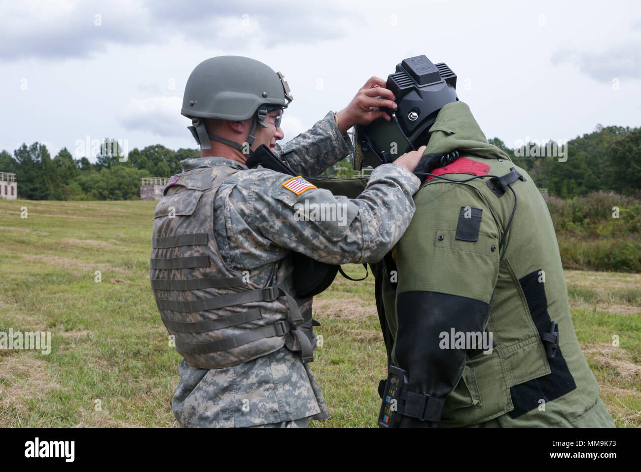 U.S. Soldiers for the Explosive Ordnance Disposal Team of the Year ...
