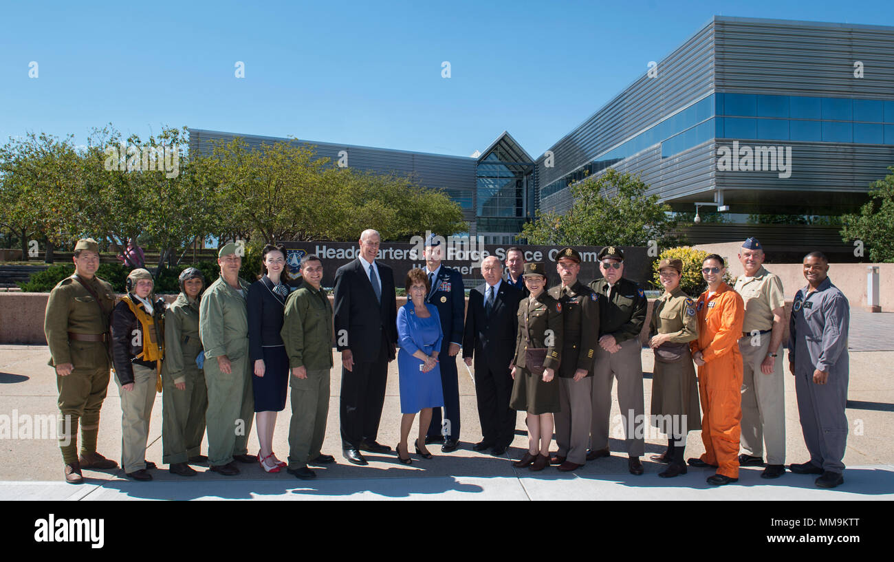 Gen howell estes hi-res stock photography and images - Alamy