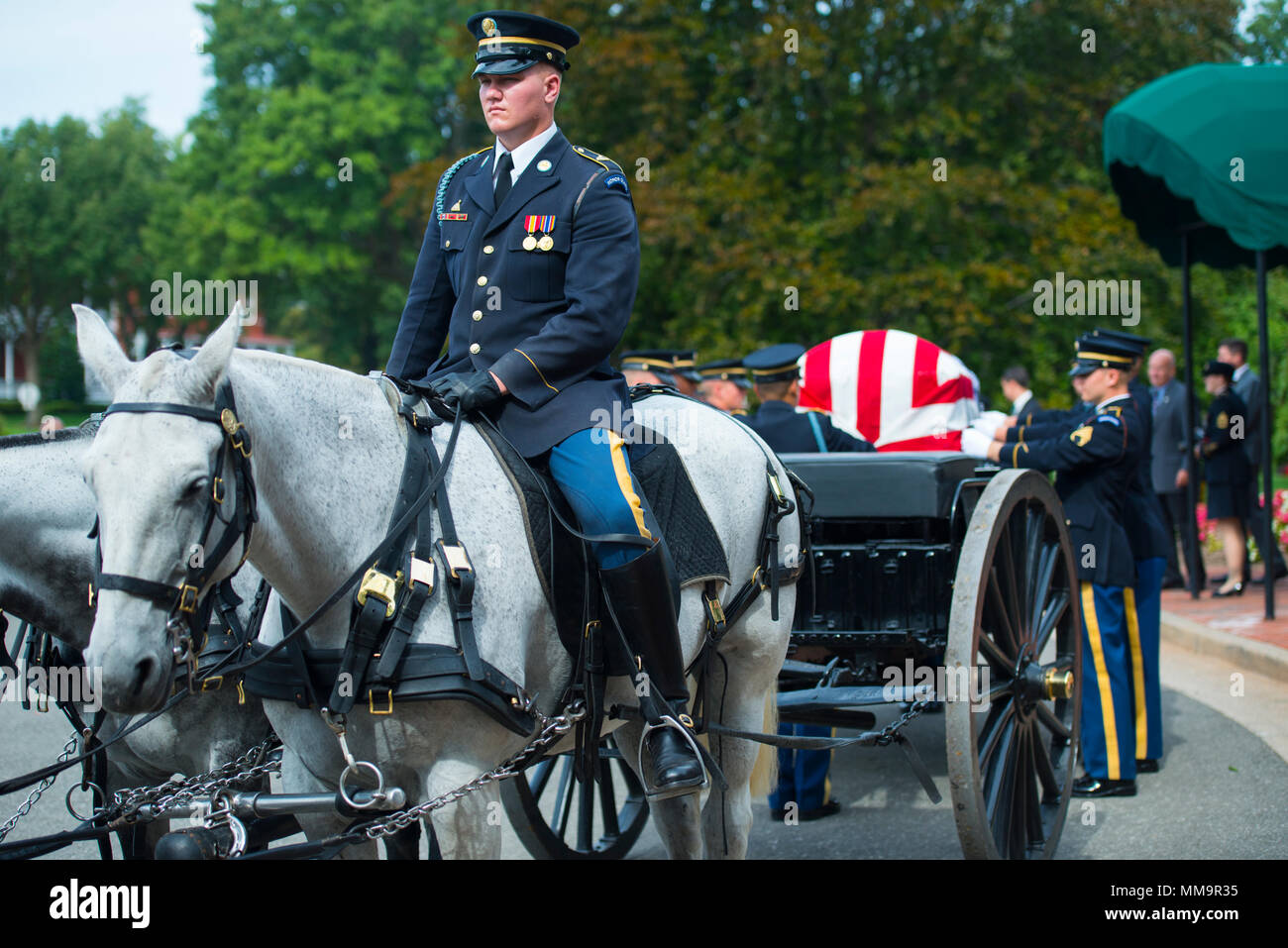 Members of the 3d U.S. Infantry Regiment (The Old Guard) Caisson ...