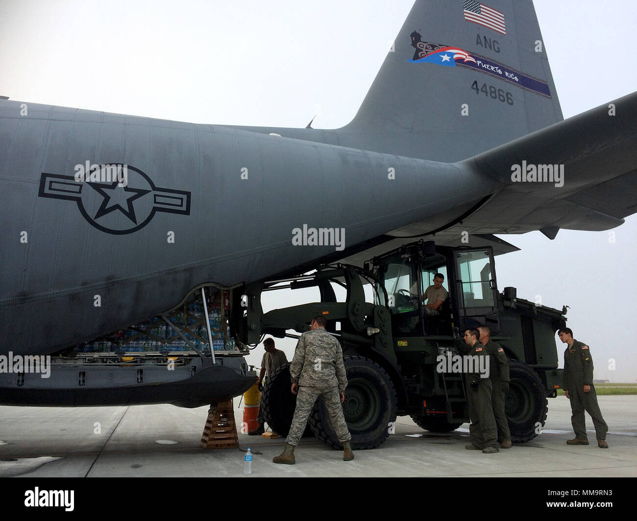 Flight line cargo pallet hi-res stock photography and images - Alamy