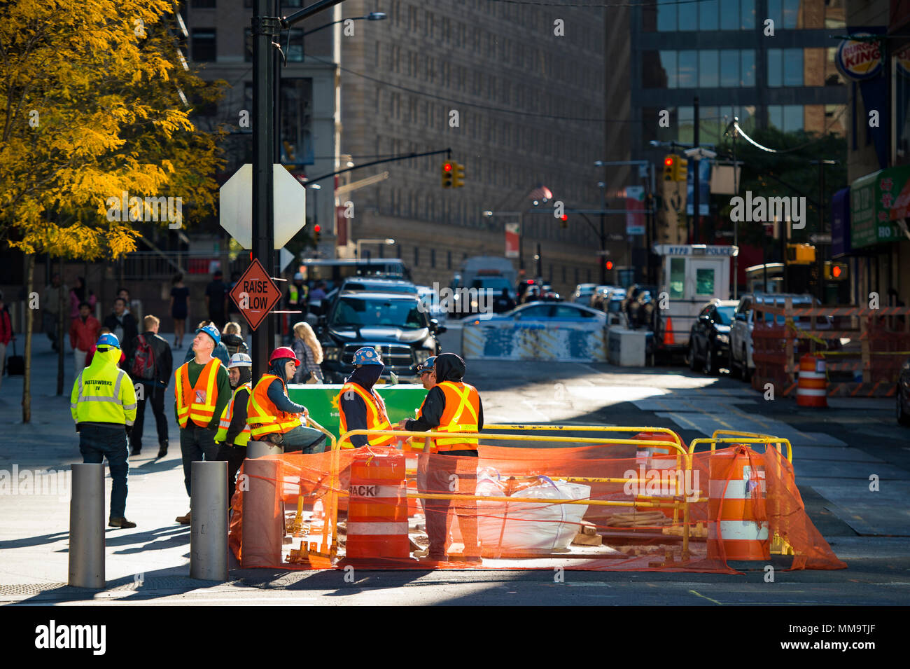 New york skyscraper workers hi-res stock photography and images - Alamy